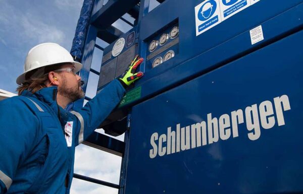 Schlumberger introduces real-time oil and gas data management service ...